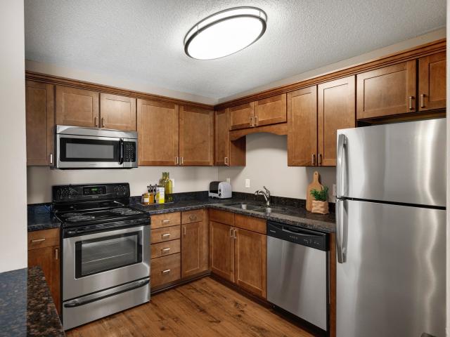 2 BR, 2 BA Apartment 5520 142nd Street West Unit 210, Saint Paul, MN 55124