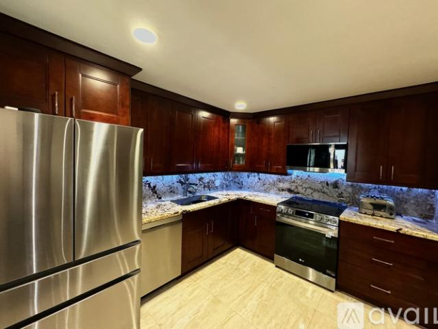 2 BR, 2 BA Apartment 5520 Coach House Circle, Unit Apt g, Boca Raton, FL 33486