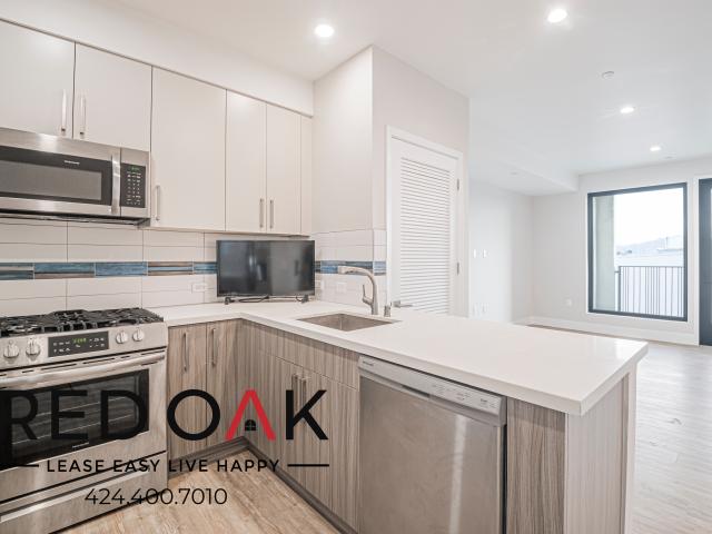 2 BR, 2 BA Apartment 5550 Bonner Ave, North Hollywood, CA 91601