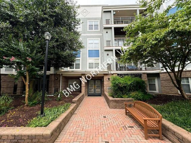 2 BR, 2 BA Apartment 5565 Seminary Rd, Falls Church, VA 22041