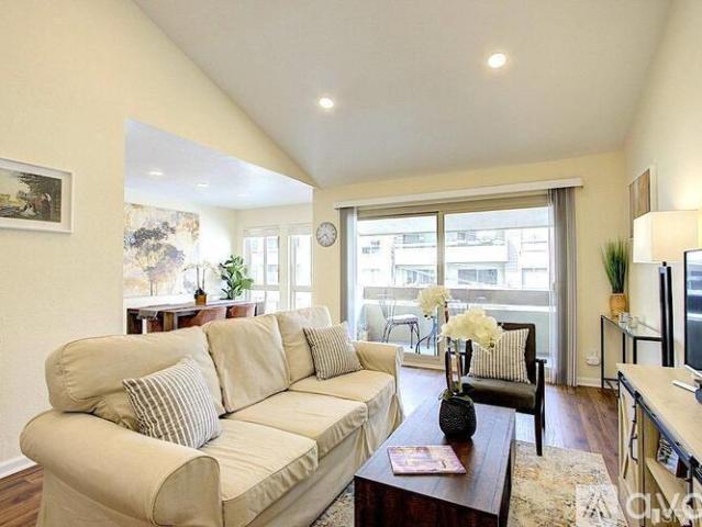 2 BR, 2 BA Apartment 55 Fairmount Avenue, Unit 313, Oakland, CA 94611