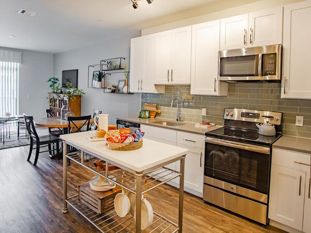 2 BR, 2 BA Apartment 55 Prospect St Unit 401, Morristown, NJ 07960