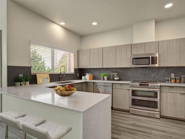 2 BR, 2 BA Apartment 5604 Lakeview Drive Unit 5406A, Kirkland, WA 98033