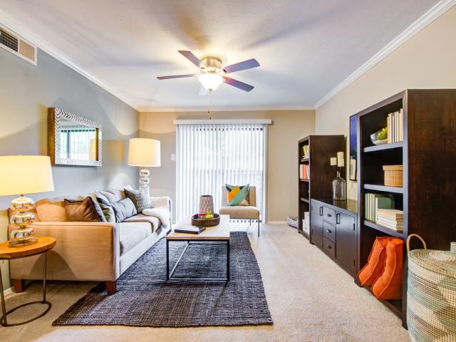 2 BR, 2 BA Apartment 5605 5657 Amesbury Dr. Unit 0714, Dallas, TX 75206