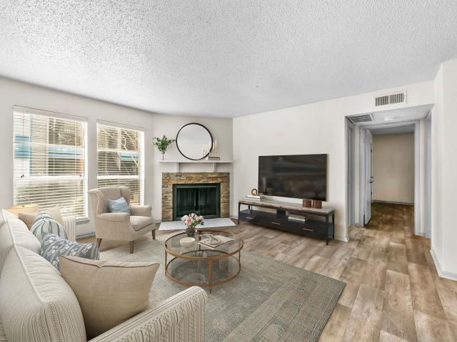 2 BR, 2 BA Apartment 5616 Spring Valley Road Unit 217, Dallas, TX 75240