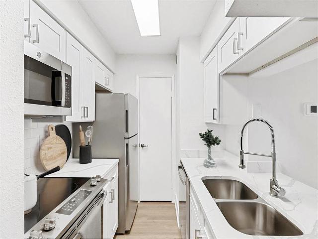 2 BR, 2 BA Apartment 5620 Tranquility Oaks Dr Unit 11 104, Tampa, FL 33624