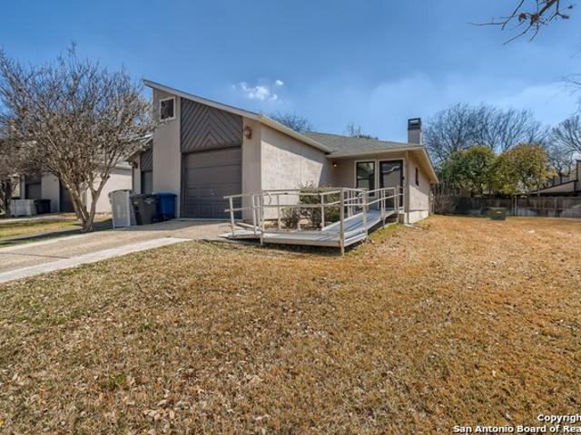 2 BR, 2 BA Apartment 5624 Stream Vly Dr, San Antonio, TX 78250