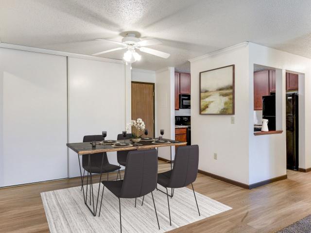 2 BR, 2 BA Apartment 5625 Boone Avenue N Unit 201, Minneapolis, MN 55428