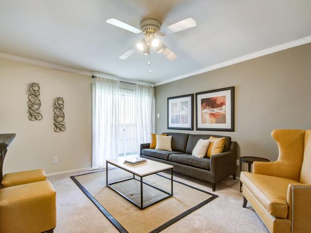2 BR, 2 BA Apartment 5657 Amesbury Dallas Unit 1 0106, Dallas, TX 75206