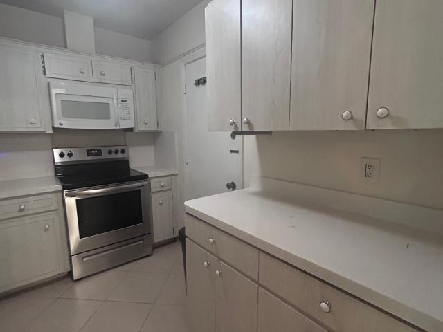 2 BR, 2 BA Apartment 5700 NE 22nd Way, Fort Lauderdale, FL 33308