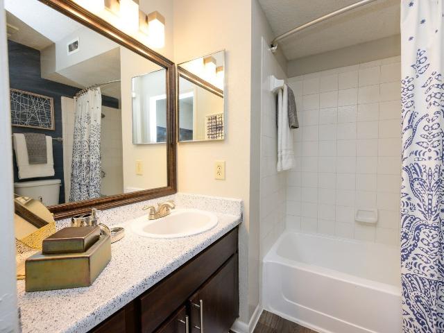2 BR, 2 BA Apartment 5701 Overton Ridge Boulevard Unit 2124, Fort Worth, TX 76132