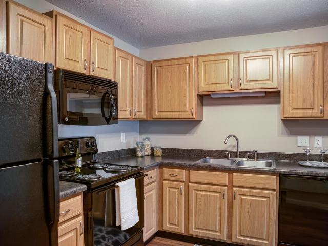 2 BR, 2 BA Apartment 5707 Highway 7 Unit 337, Minneapolis, MN 55416