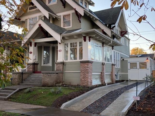 2 BR, 2 BA Apartment 5735 NE Rodney Ave, Portland, OR 97211
