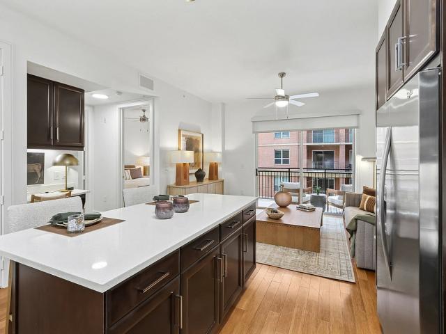 2 BR, 2 BA Apartment 5740 San Felipe Street Unit 648, Houston, TX 77057