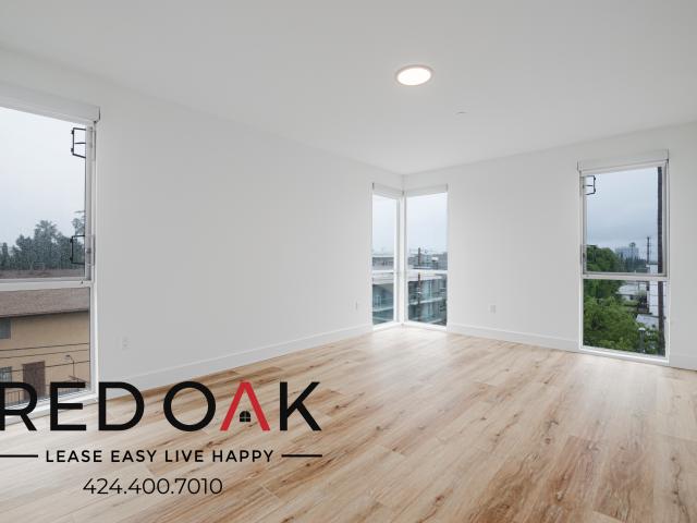 2 BR, 2 BA Apartment 5801 Camerford Ave, Los Angeles, CA 90038
