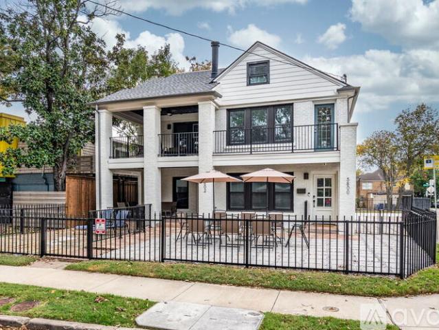 2 BR, 2 BA Apartment 5802 Oram St, Unit 5802, Dallas, TX 75206