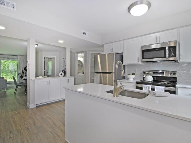 2 BR, 2 BA Apartment 580 Bloomfield Village Blvd Unit 705 21, Auburn Hills, MI 48326
