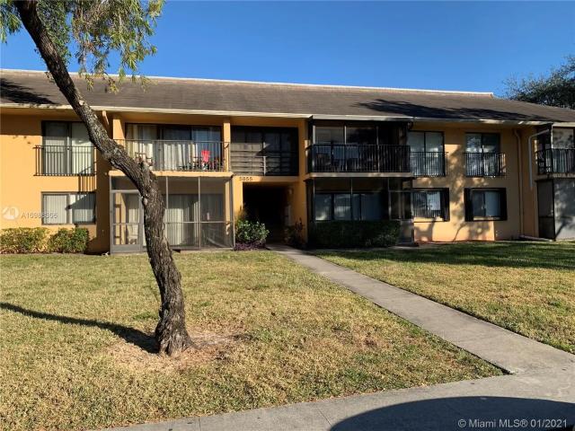 2 BR, 2 BA Apartment 5855 Washington St, Hollywood, FL 33023