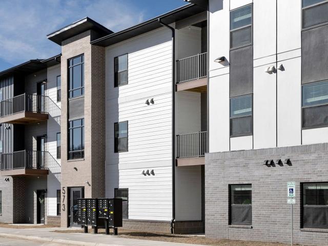 2 BR, 2 BA Apartment 585 Valley View Dr Unit 3306, Council Bluffs, IA 51503