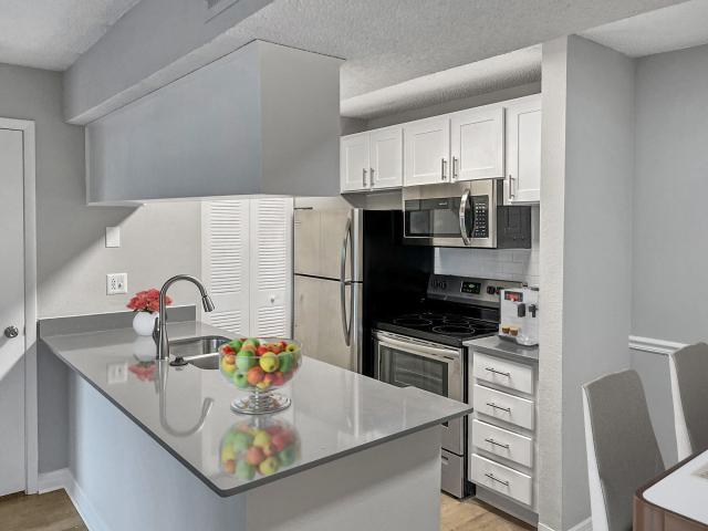 2 BR, 2 BA Apartment 5902 Memorial Highway Unit 1709, Tampa, FL 33615