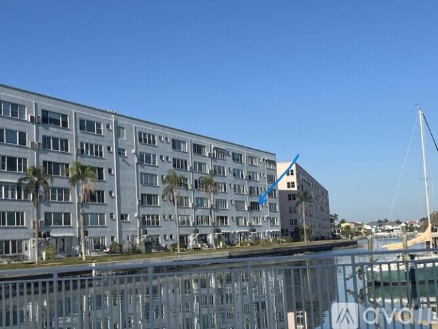 2 BR, 2 BA Apartment 5925 Shore Blvd S, Unit 302, Gulfport, FL 33707