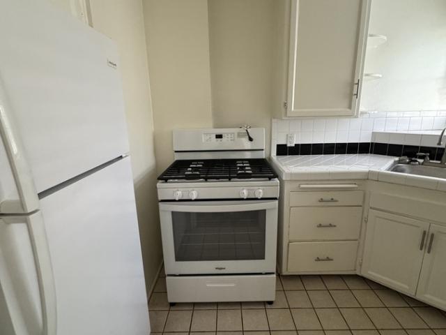 2 BR, 2 BA Apartment 5959 Cahuenga Blvd, North Hollywood, CA 91601