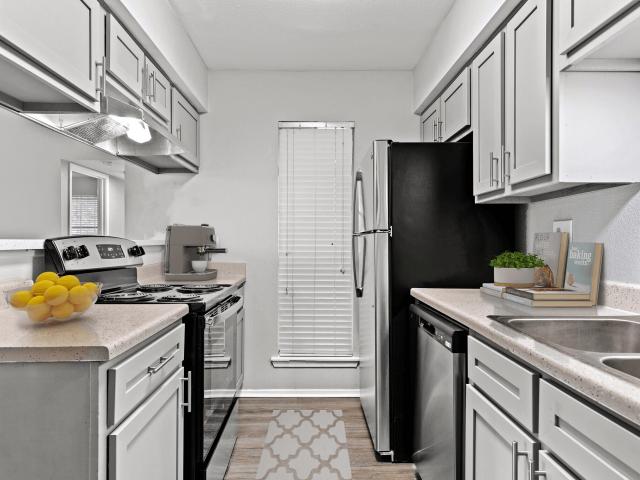 2 BR, 2 BA Apartment 5959 Watership Lane Unit 0922B, Dallas, TX 75237