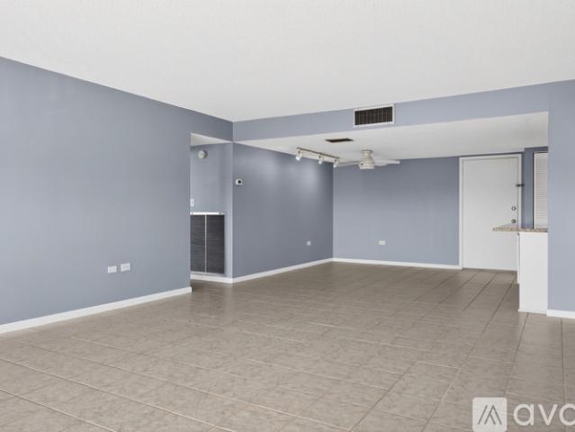 2 BR, 2 BA Apartment 500 Treasure Island Causeway, Unit 504, Treasure Island, FL 33706