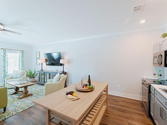 2 BR, 2 BA Apartment 500 Beverly Villas Drive Unit 214, Brunswick, GA 31520