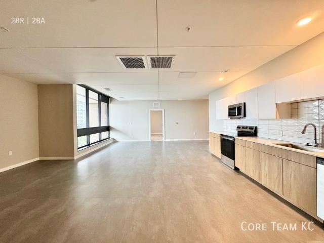 2 BR, 2 BA Apartment 500 E 8th St, Kansas City, MO 64106
