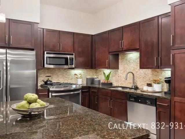 2 BR, 2 BA Apartment 500 Sage Rd, Houston, TX 77056