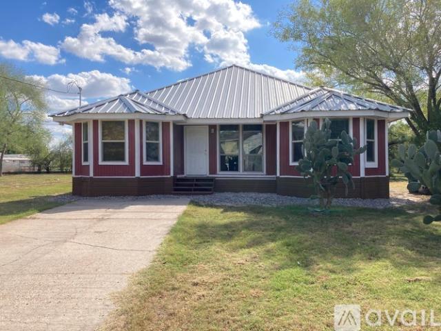 2 BR, 2 BA Apartment 501 West Corpus Street, Pharr, TX 78577