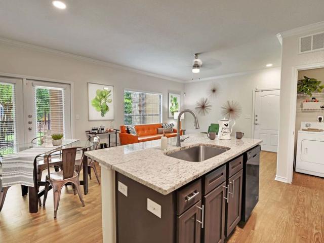2 BR, 2 BA Apartment 501 East Stassney Lane Unit 1130, Austin, TX 78745