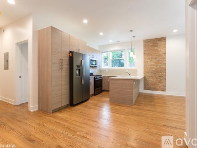 2 BR, 2 BA Apartment 5031 North Winchester Avenue, Unit 2, Chicago, IL 60640