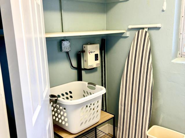 2 BR, 2 BA Apartment 5041 Northeast 15th Avenue, Fort Lauderdale, FL 33334