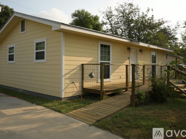 2 BR, 2 BA Apartment 504 Stabeno Drive, Elgin, TX 78621
