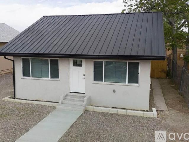 2 BR, 2 BA Apartment 505 Marble Avenue Northwest, Albuquerque, NM 87102