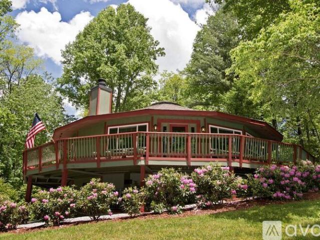 2 BR, 2 BA Apartment 50 Broadmoor Ln, Sky Valley, GA 30537
