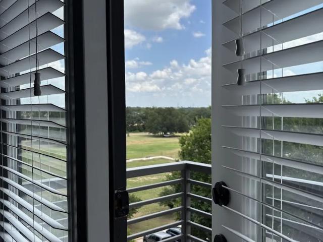 2 BR, 2 BA Apartment 5100 Bolm Rd, Austin, TX 78721