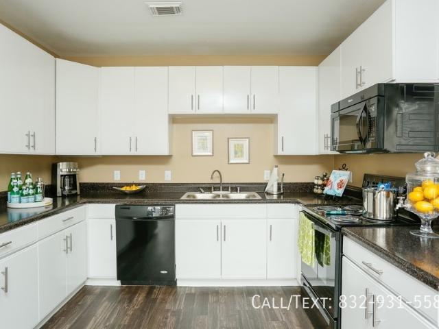 2 BR, 2 BA Apartment 5101 Martin Luther King Blvd, Houston, TX 77021