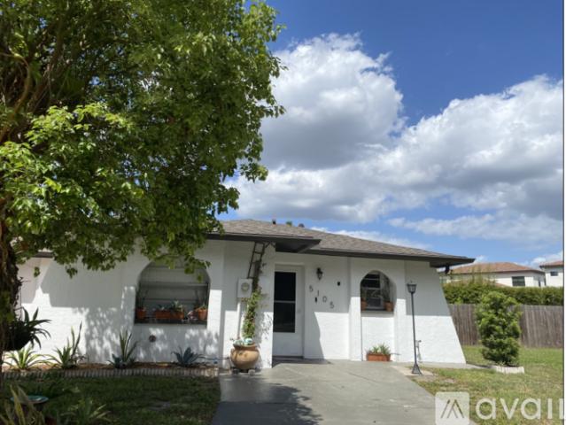 2 BR, 2 BA Apartment 5105 Lawnton Court, Tampa, FL 33624