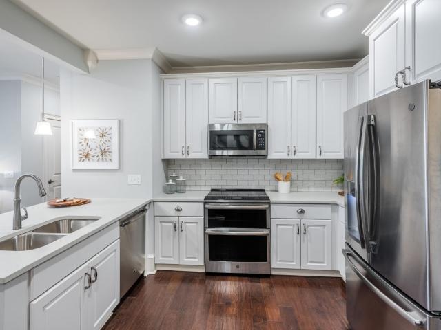 2 BR, 2 BA Apartment 511 Queens Road Unit 2 305, Charlotte, NC 28207