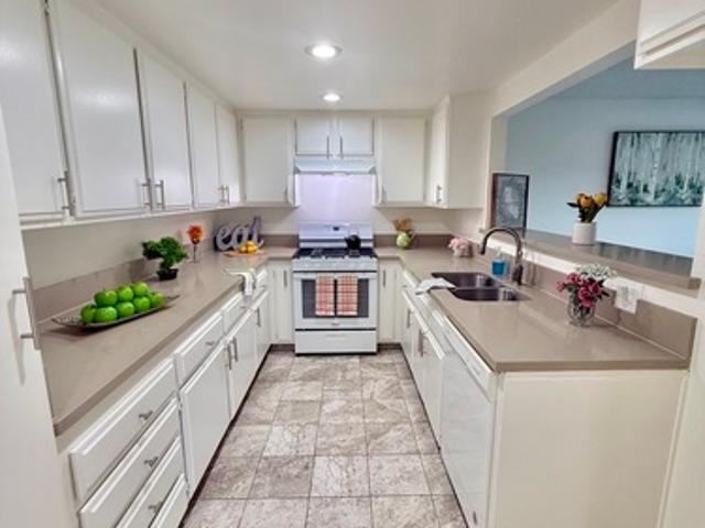 2 BR, 2 BA Apartment 512 W Imperial Ave, Unit 5, El Segundo, CA 90245