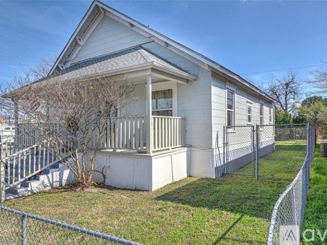2 BR, 2 BA Apartment 517 South 1st Street, Temple, TX 76504