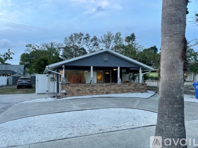 2 BR, 2 BA Apartment 515 1st Avenue East, Bradenton, FL 34208