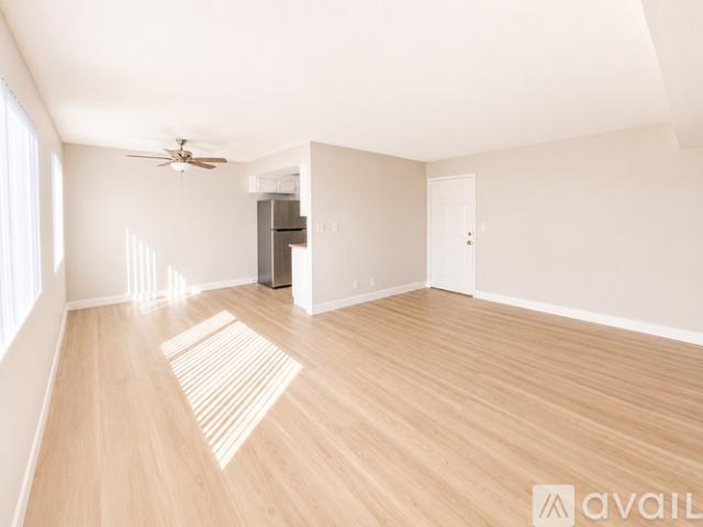 2 BR, 2 BA Apartment 515 E Elmwood Ave, Unit 212, Burbank, CA 91501