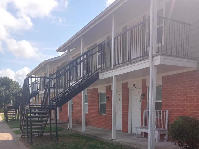 2 BR, 2 BA Apartment 516 Laredo St, Navasota, TX 77868