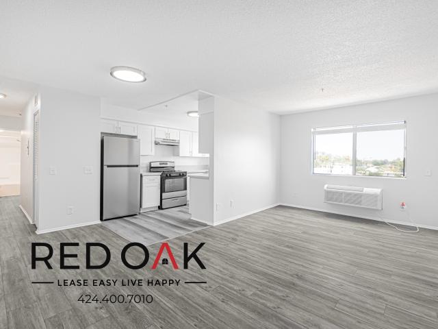 2 BR, 2 BA Apartment 5200 Oakland Street, Los Angeles, CA 90032