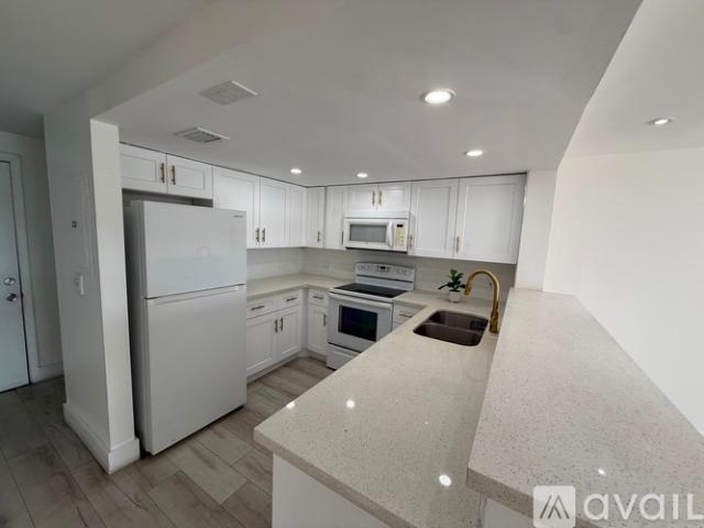 2 BR, 2 BA Apartment 5200 Northwest 31st Avenue, Unit L218, Fort Lauderdale, FL 33309