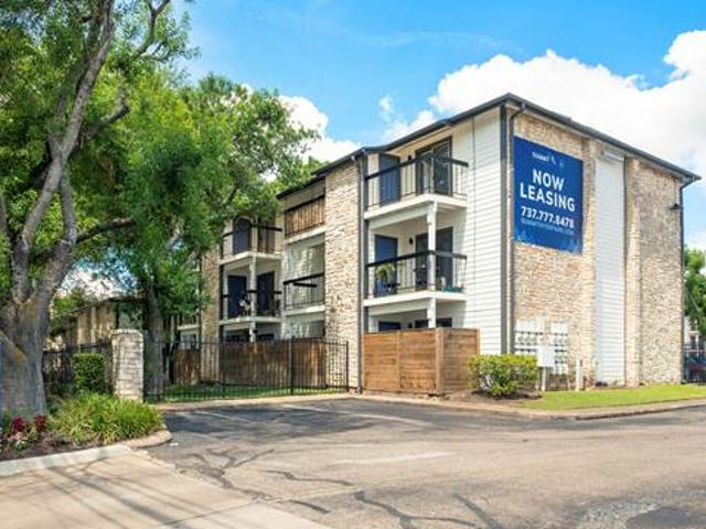 2 BR, 2 BA Apartment 5206 N Lamar Blvd, Austin, TX 78751